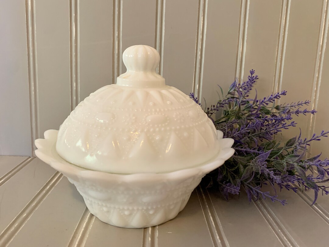 Kemple Milk Glass Covered Dish "lace and Dewdrop" Pattern - Etsy