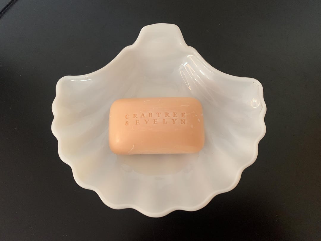 Vintage Milk Glass Shell Dish – Hollywood Regency Trinket Holder - Etsy