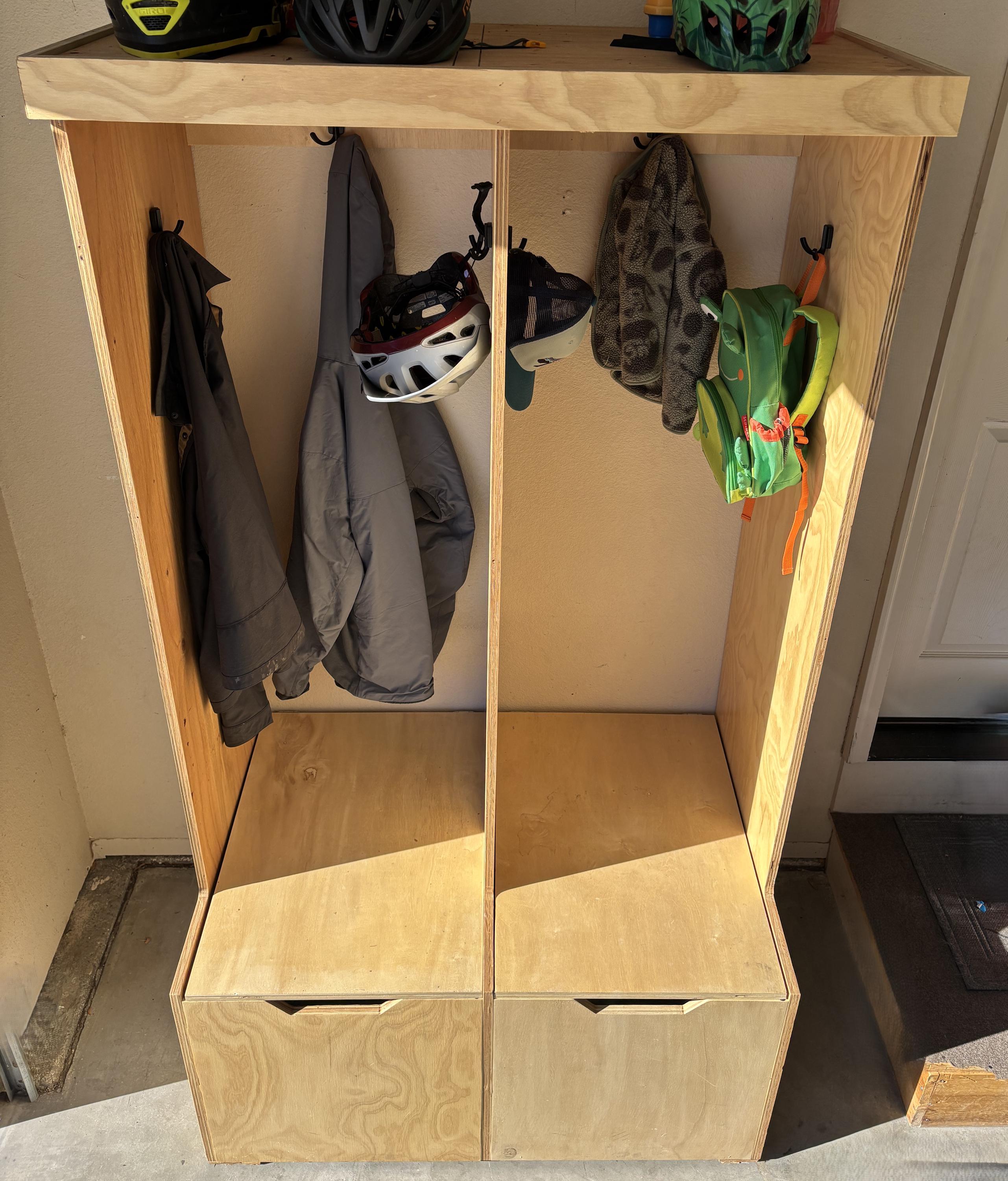 Tidy Lockers With Bench Storage – Woodworking Plans (digital PDF ...