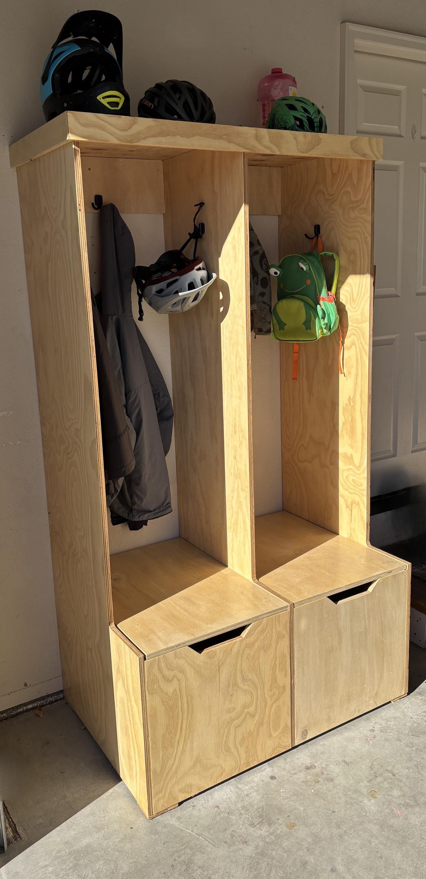 Tidy Lockers With Bench Storage – Woodworking Plans (digital PDF ...