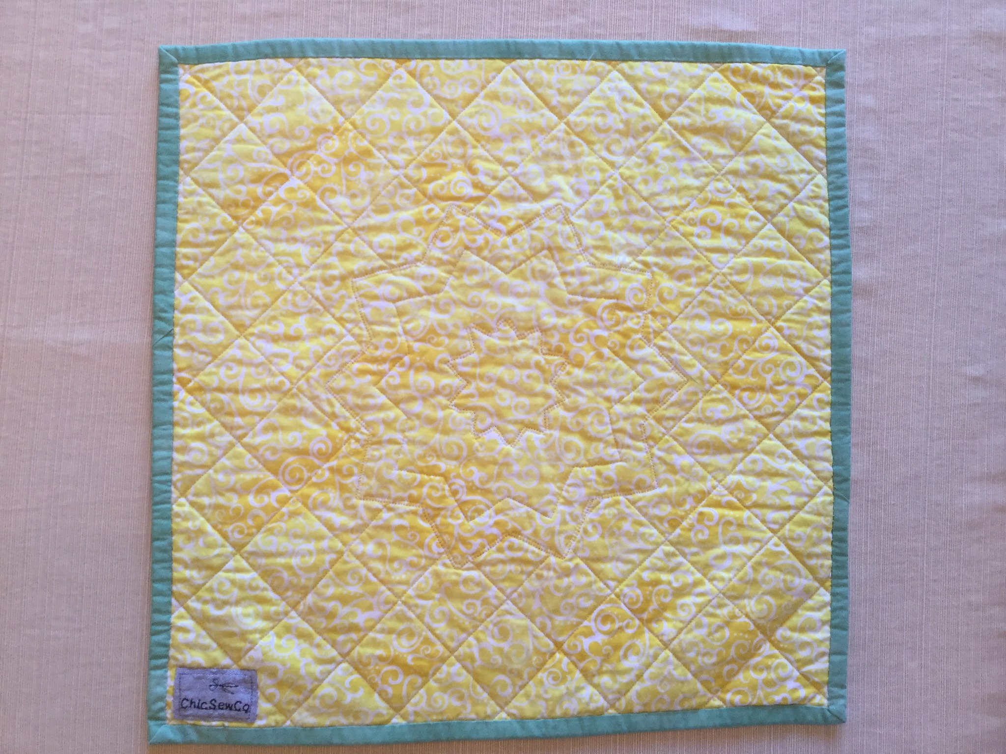 Quilted Dresden Plate Table Topper - Etsy