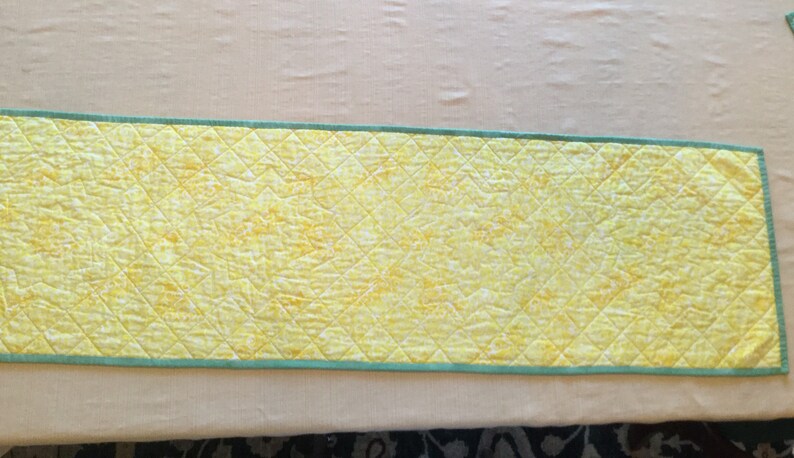 Quilted Dresden Plate Table Runner - Etsy