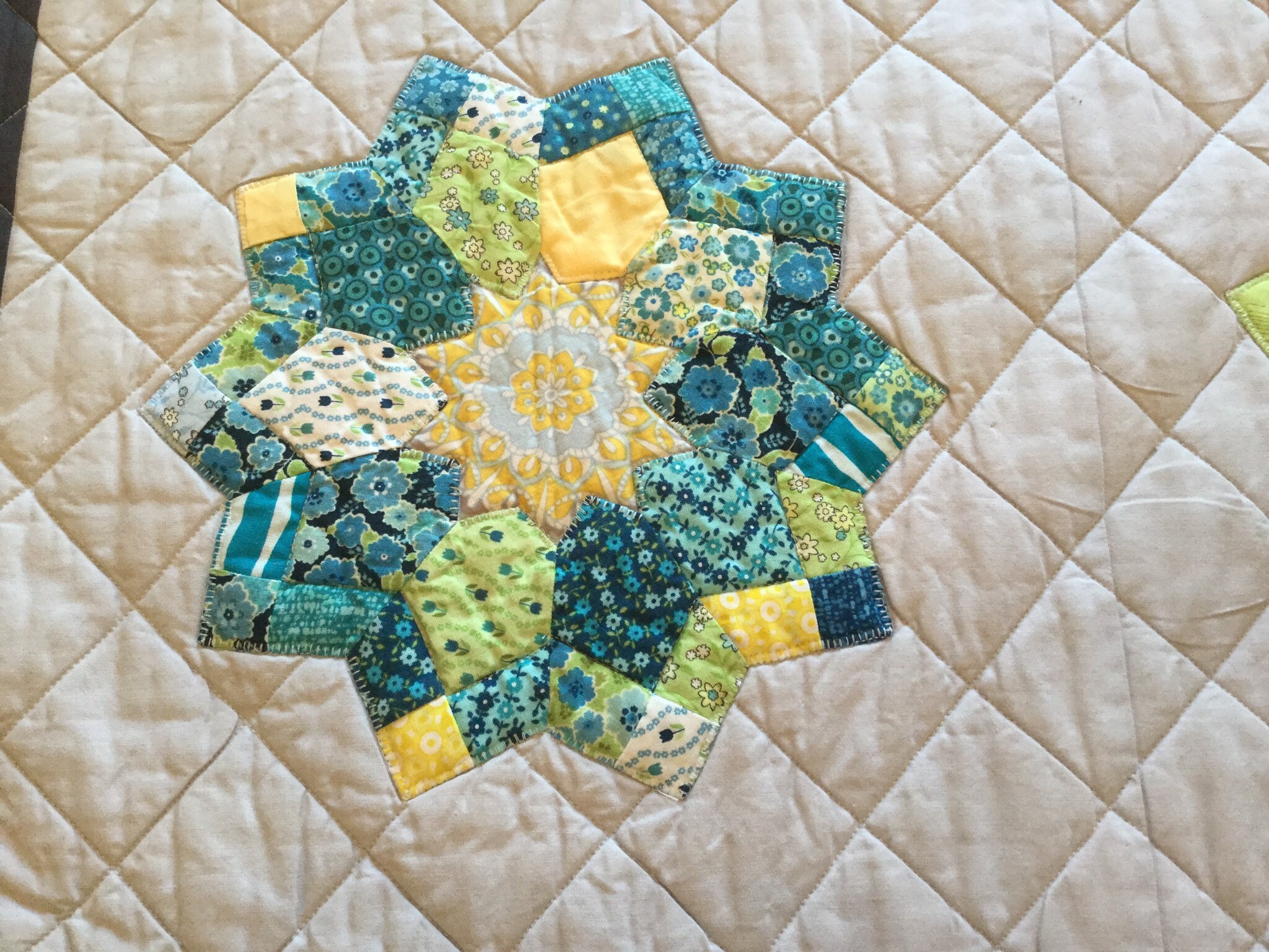 Quilted Dresden Plate Table Runner - Etsy