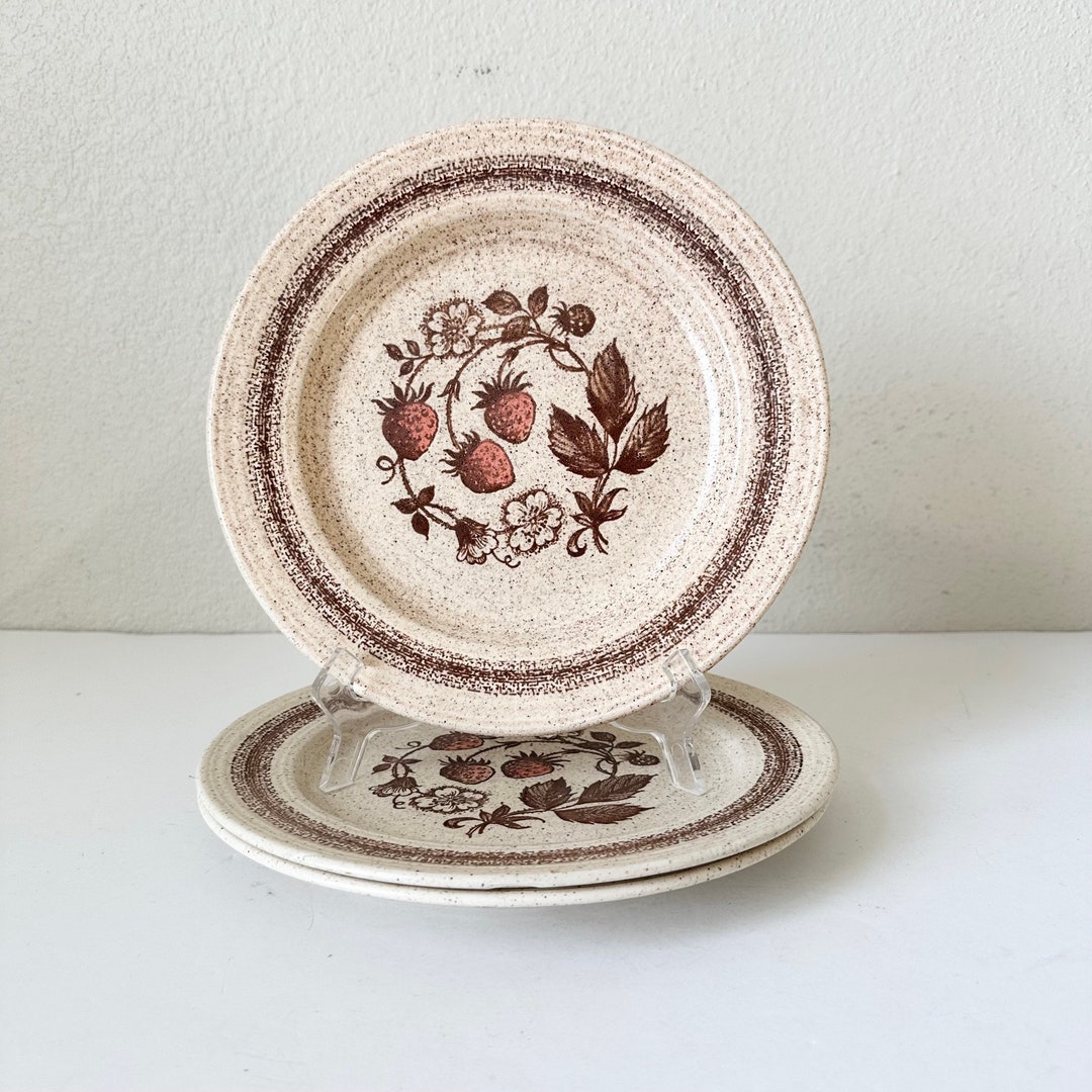 3 - Vintage Strawberry Pattern Dinner Plates, 1970s Vintage Churchill ...