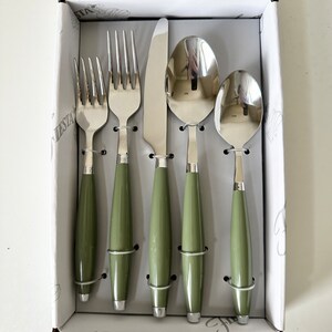 NEW Fiesta Sage 5 Pc Place Setting Stainless Steel Flatware HOMER ...