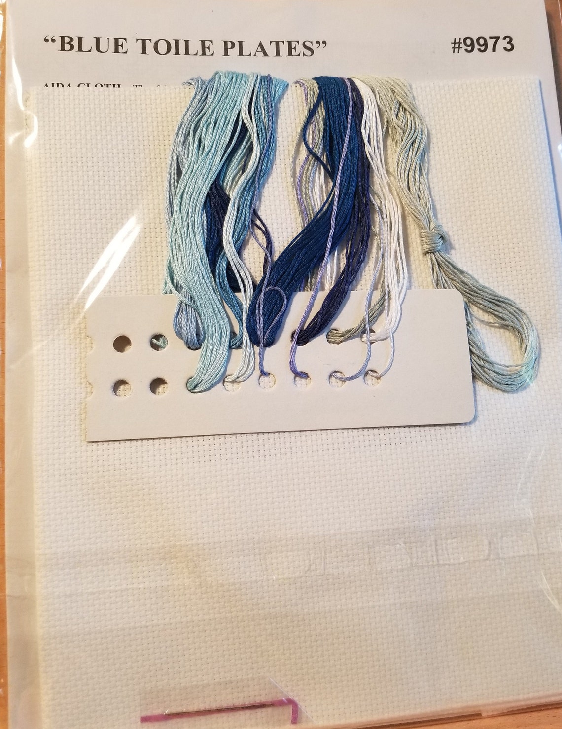 Plate Row, Blue Toile Plates, by Joan Elliott for Design Works, New in ...