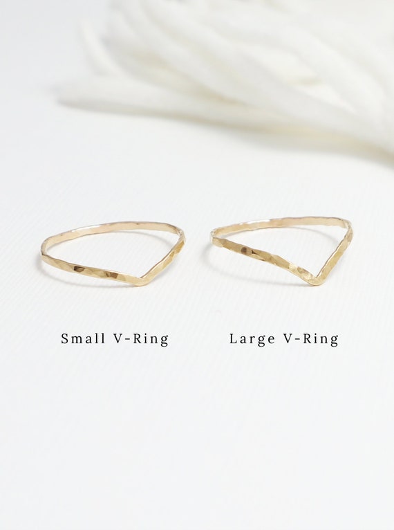 Super Thin Gold Chevron V Ring Hammered Curved Ring Dainty | Etsy