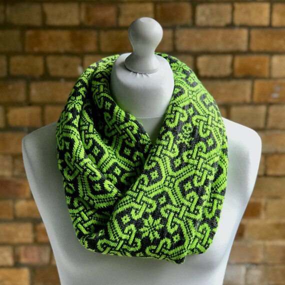 Infinity Scarf Knots