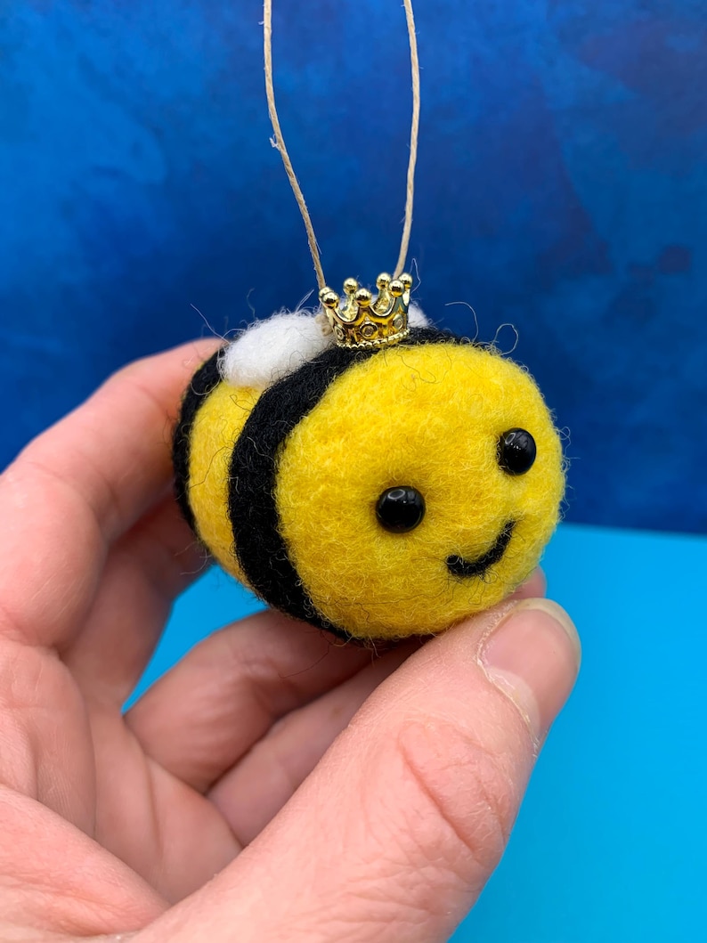 Needle Felted Queen Bumblebee Bee Ornament - Etsy