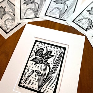Daffodil Block Print - Flower Linocut Art - Etsy