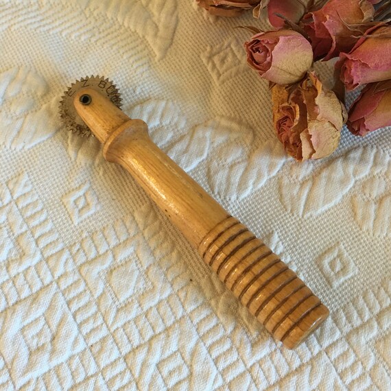Vintage Wood Handled Rotary Marking Tool. for Marking Fabric - Etsy