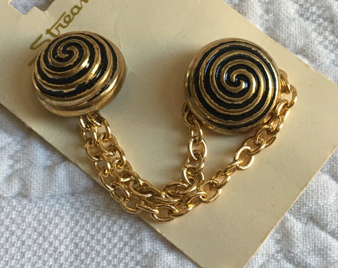 Vintage Streamline Button and Chain Frog Closure. Swirling Lines on ...