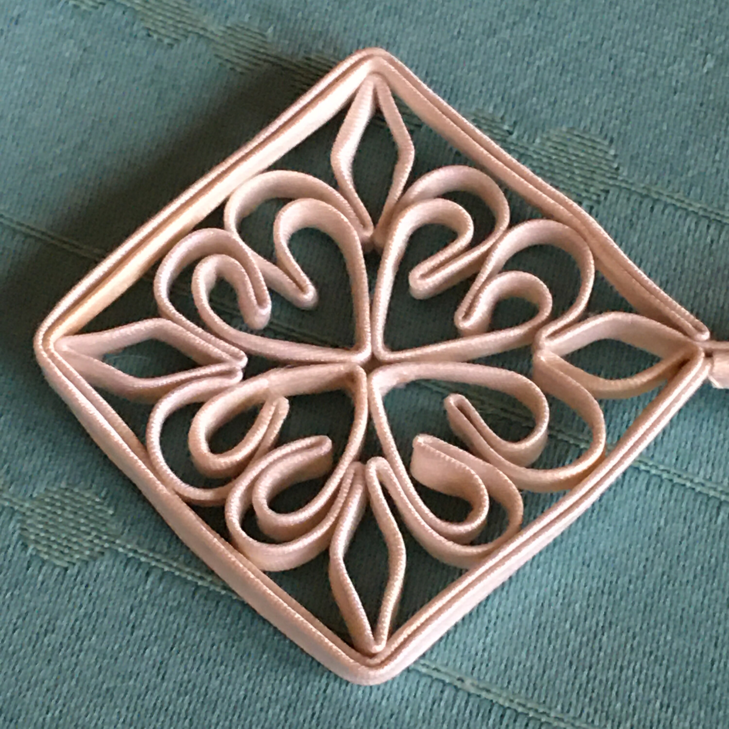 Vintage Frog Closures. White Woven Trim Folded Design Fleur De Lis ...