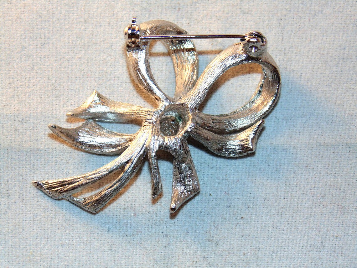 Silver Ribbon Brooch Lapel Pin Vintage 1960s Costume Jewelry Bow ...