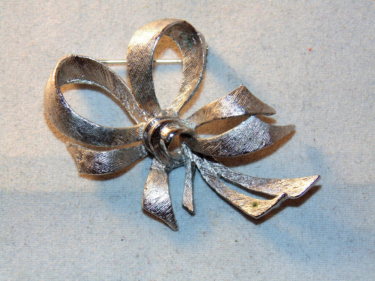 Silver Ribbon Brooch Lapel Pin Vintage 1960s Costume Jewelry Bow ...