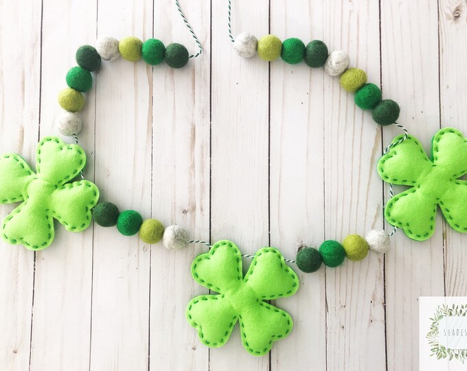 Irish Ombré Reversible Shamrock Garland. Four Leaf Clover, St. Patrick ...