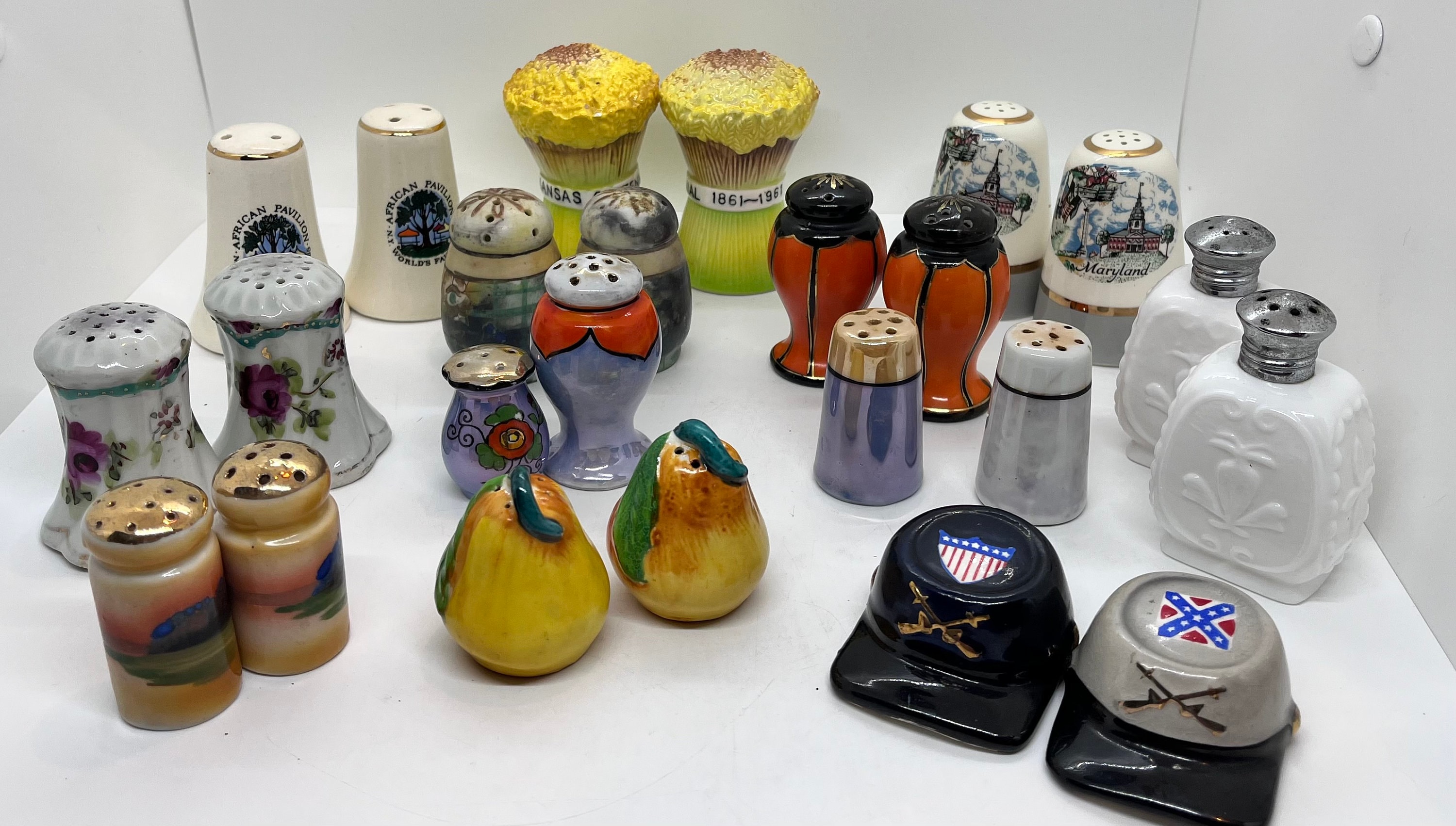 Vintage Salt and Pepper Shakers, NY World Fair, Maryland, Kansas, Pears ...