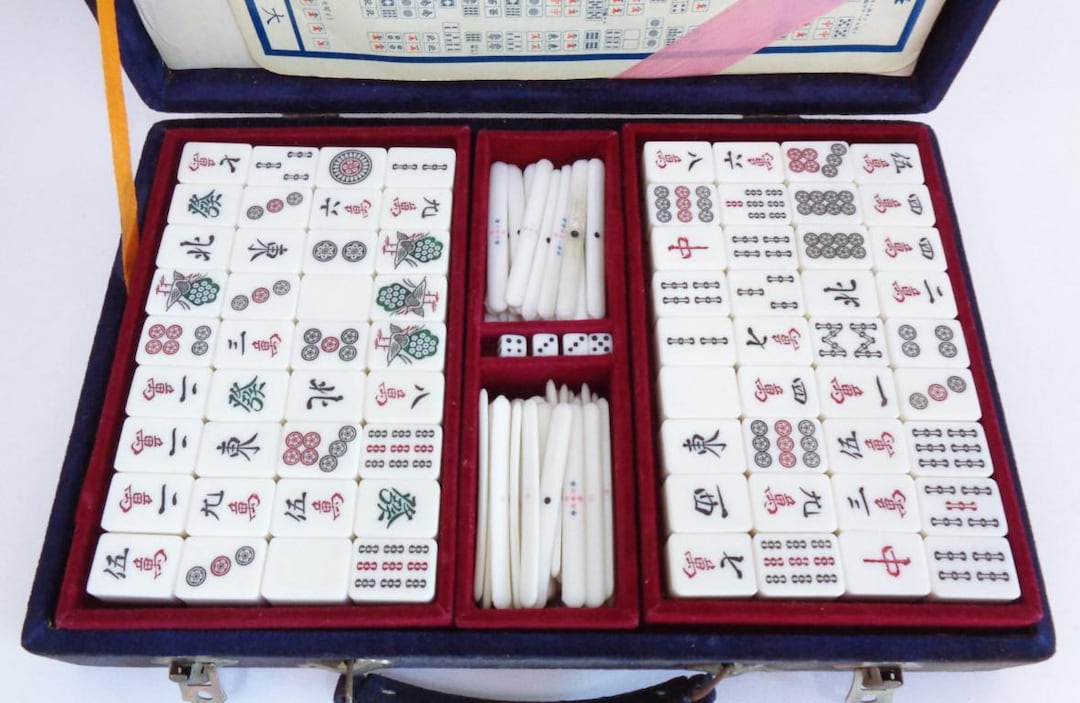Old Mahjong Luxury Set Bamboo Base on Tiles, Very Vintage Japanese Mahjong Game, Riichi Mahjong ...