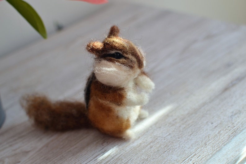 Needle Felted Chipmunk Needle Felted Animals, Realistic Animals Animals ...