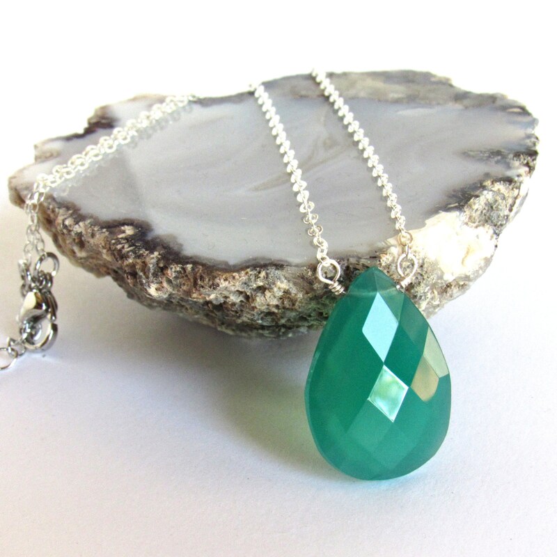 Green and Silver Necklace - Etsy