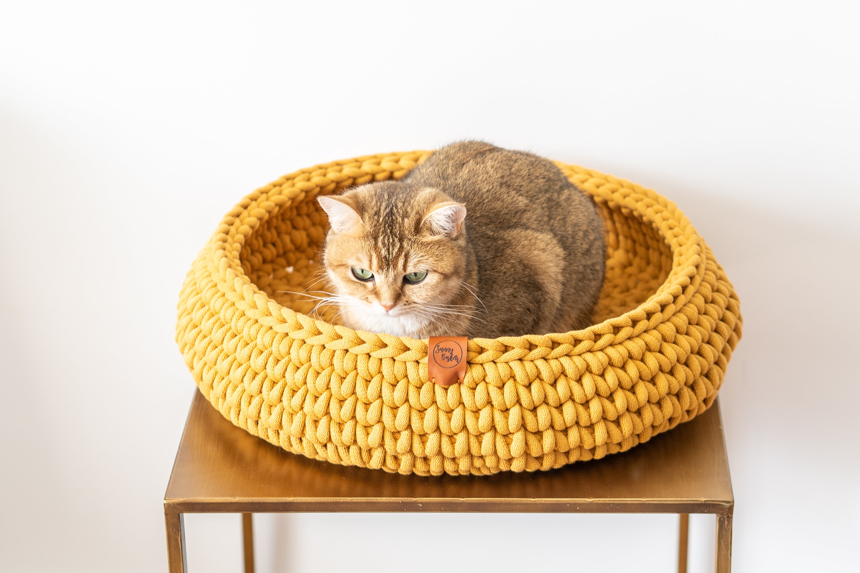 Chunky chrochet Cat bed / basket Dark Grey | Etsy