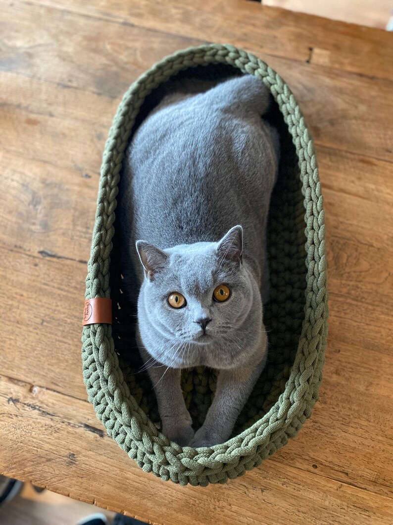 Chunky chrochet Cat bed / cat basket / oval / windowsill | Etsy