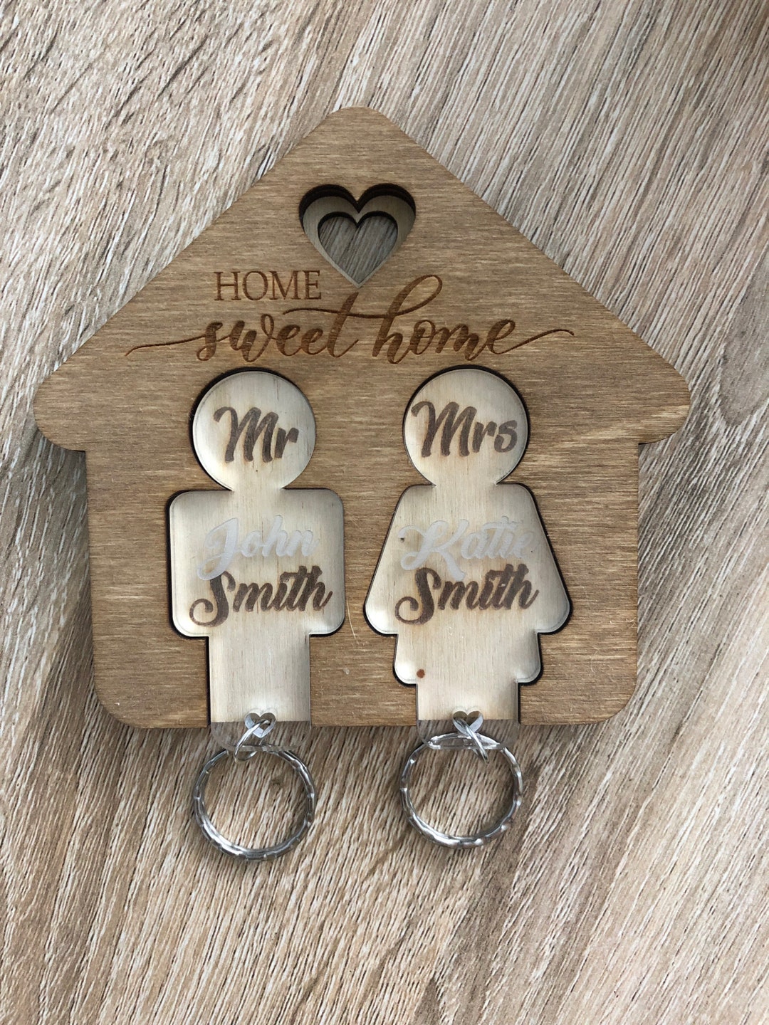 Personalised Mr & Mrs Keyrings Wooden Holder, Wedding Gift , New House ...