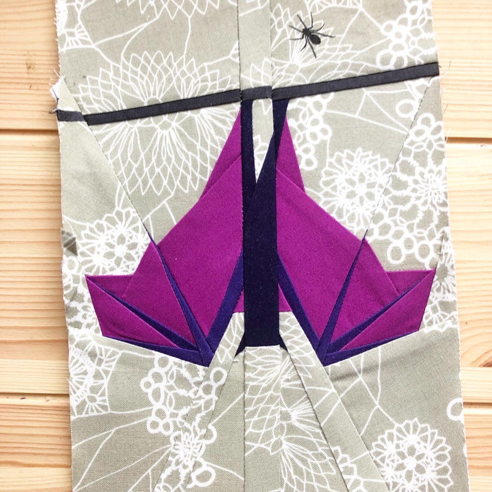 Going Batty Paper Pieced Halloween Quilt Pattern Block From the Pennant ...