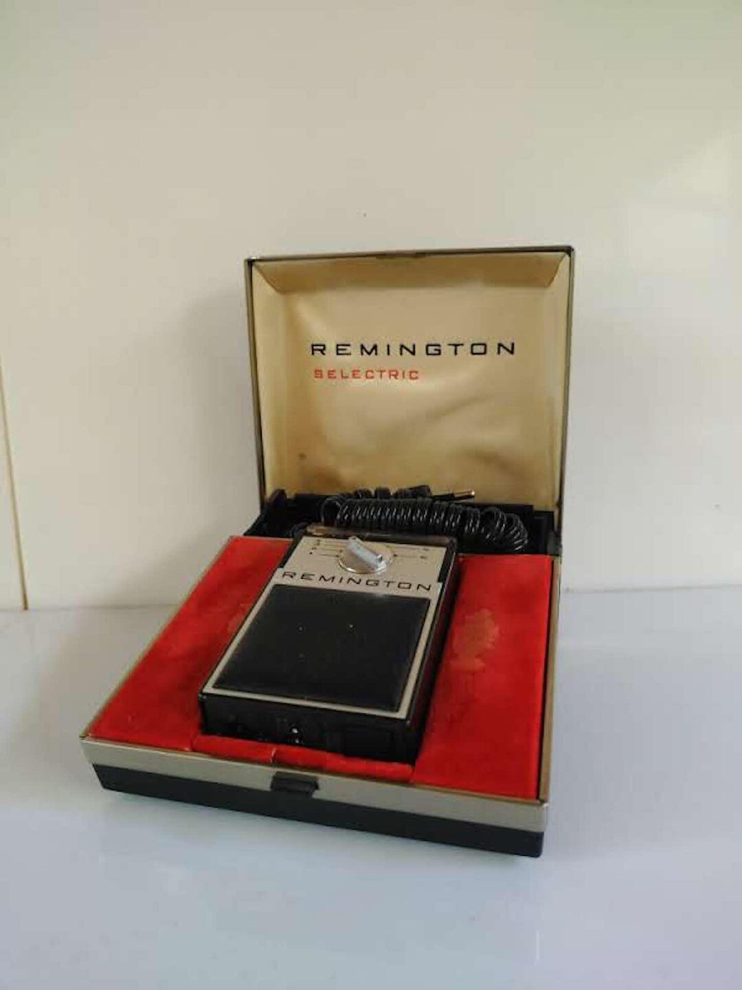 1960s Remington Electric Electric Shaver in ETUI Very Rare Incl ...