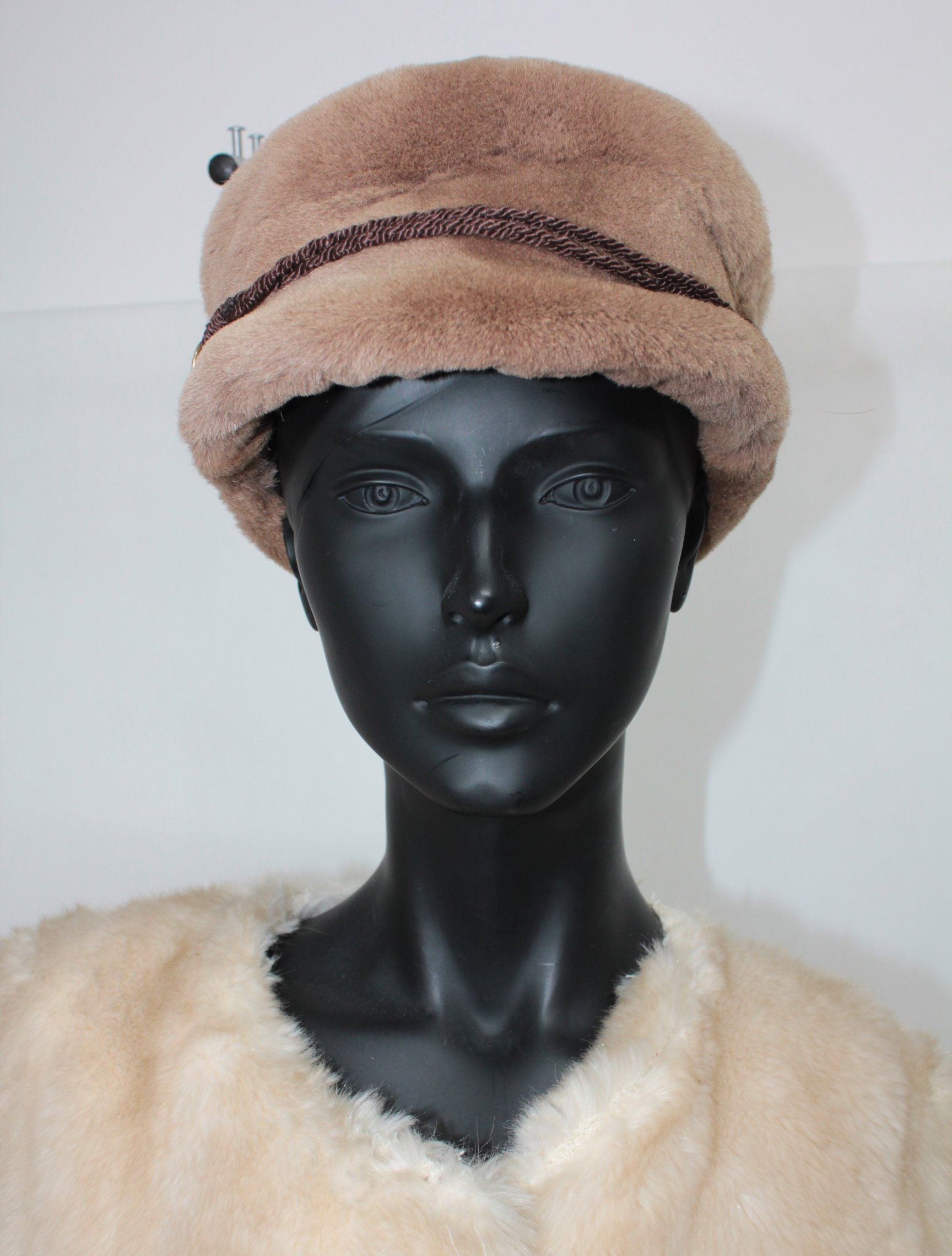 Vintage 70s Beige Fur Winter Russian Cap Hat Size S - Etsy Denmark