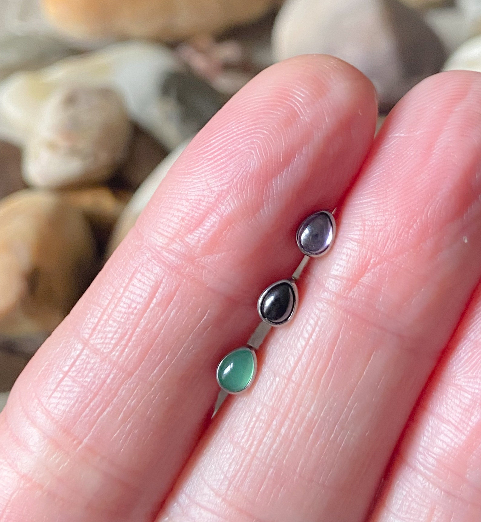 ASTM F136 Titanium Teardrop Gem Labret Helix Conch Lip Monroe | Etsy UK