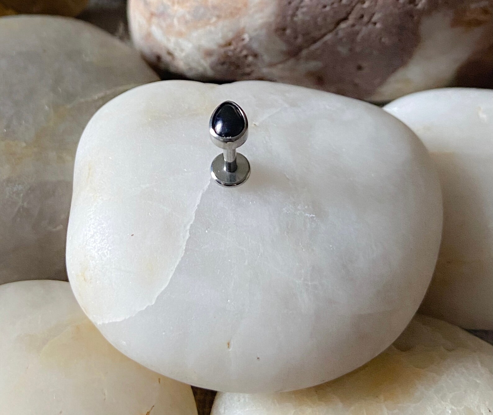 ASTM F136 Titanium Teardrop Gem Labret Helix Conch Lip Monroe | Etsy UK