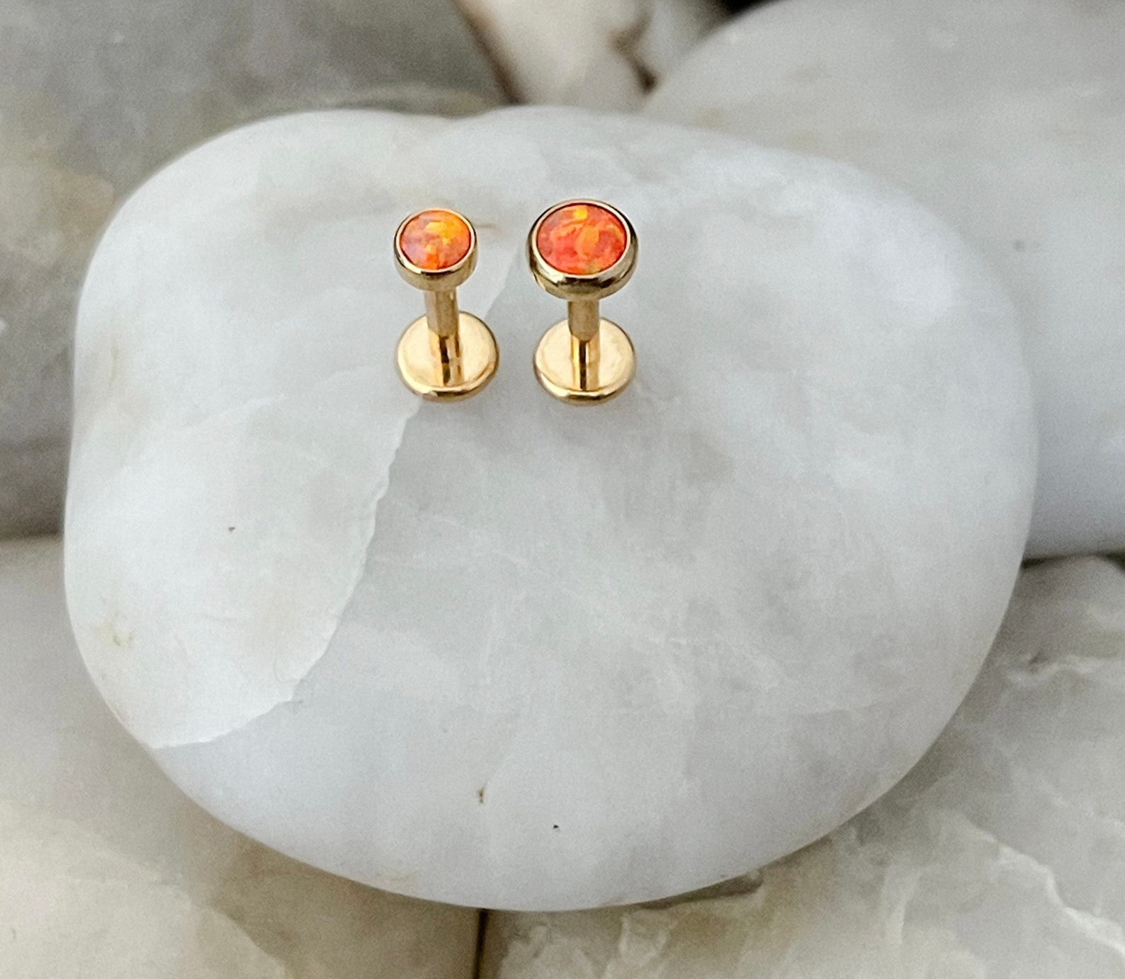 ASTM F136 Titanium Gold 3mm/4mm Fire Orange Opal Bezel Set Labret Helix ...