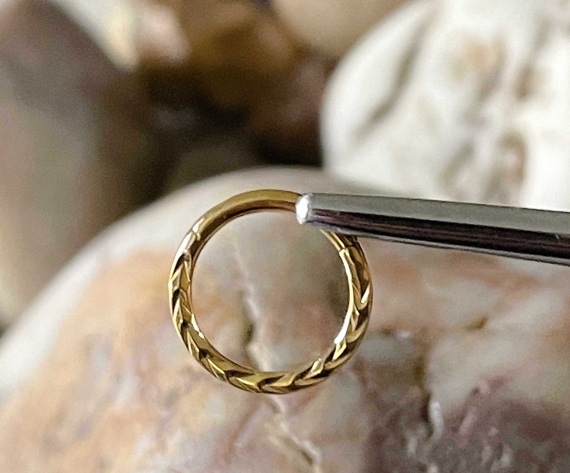 Chevron V Shape Pattern Effect Effect Hinged Septum Clicker Daith Rook ...