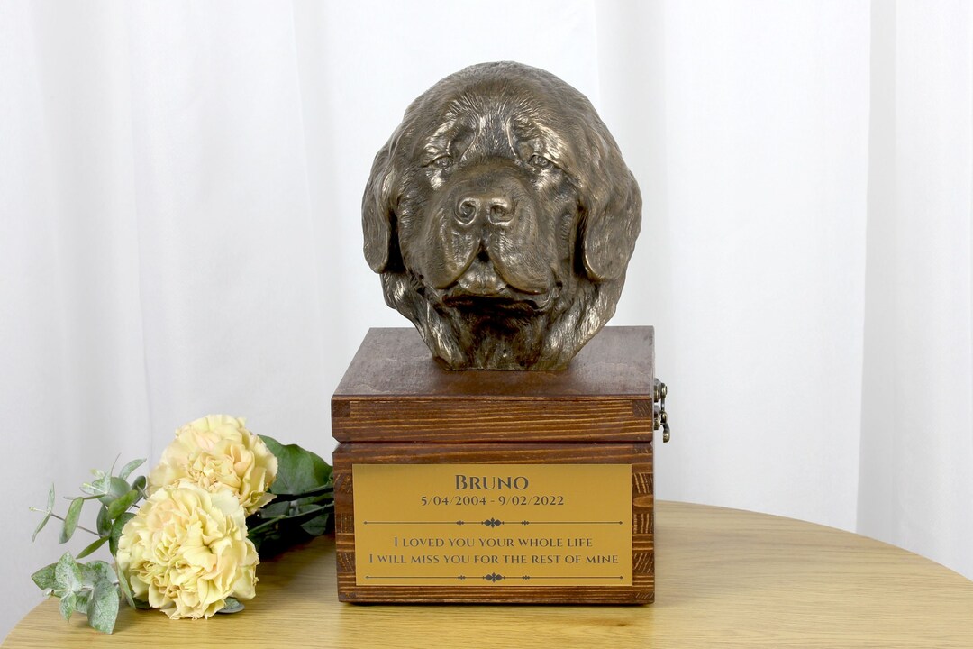 Newfoundland Urn for Dog's Ashes, Urn With Engraving and Sculpture of a ...