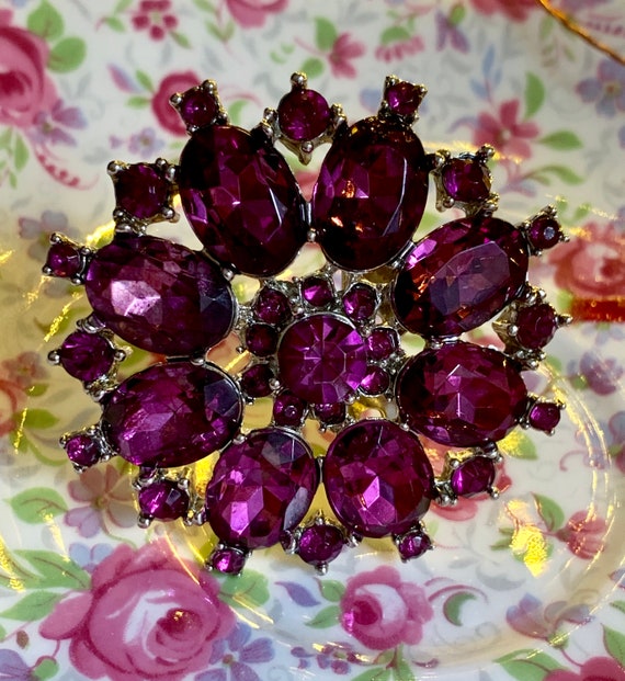Flower brooch vintage purple - Gem