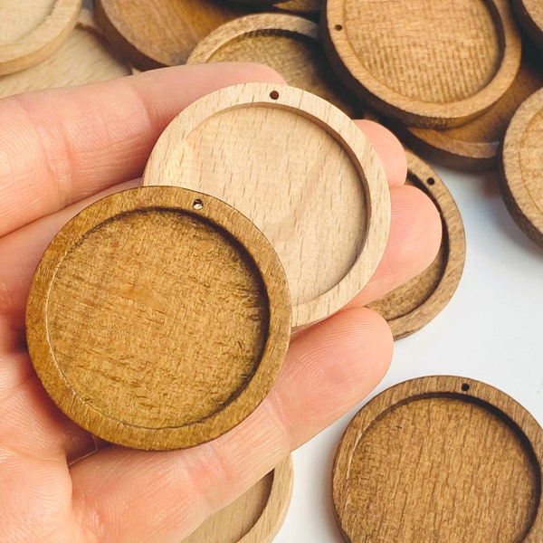 Round Wood Pendant - Etsy