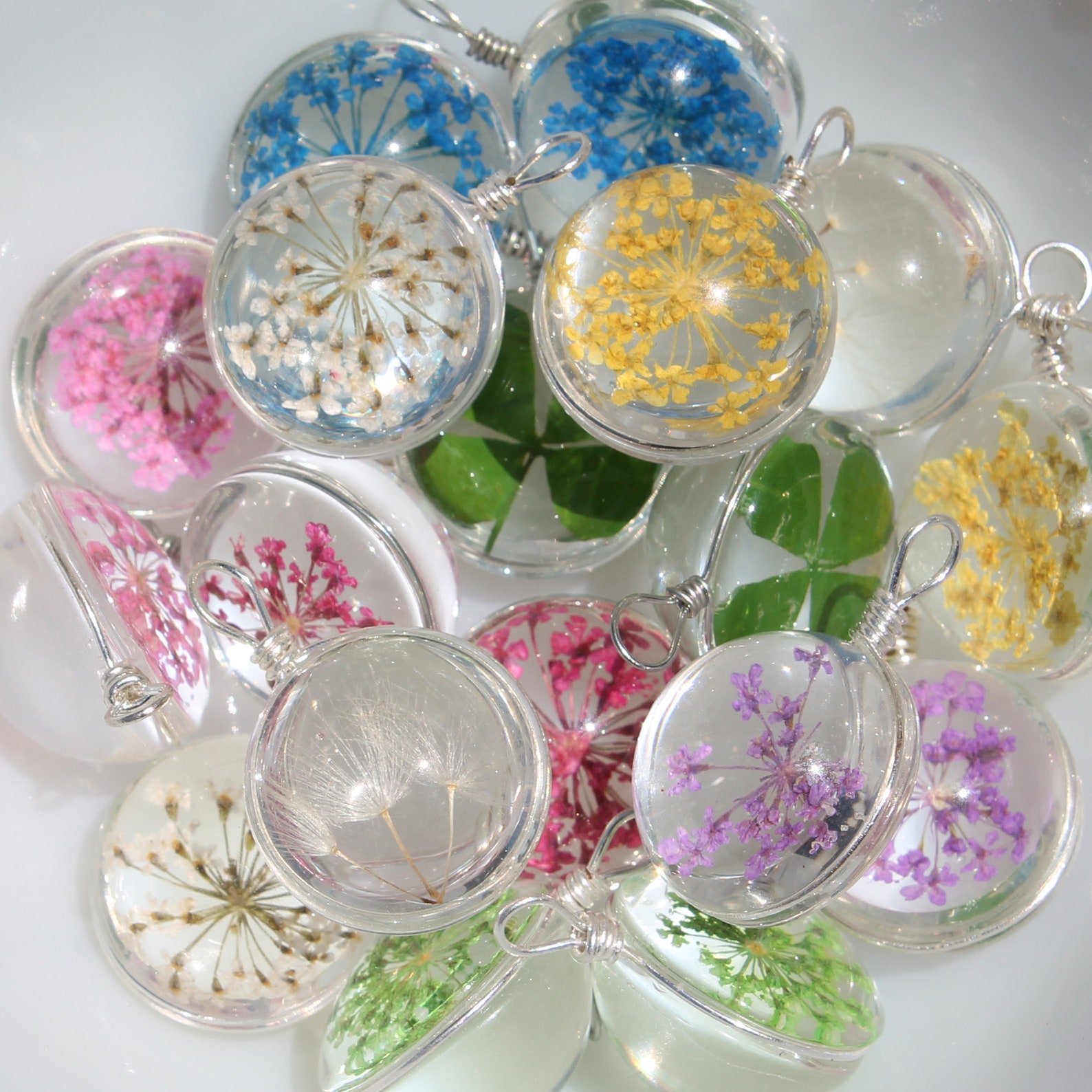 2 Pcs All Colors Transparent Dried Flower Glass Globe Charms Beads 20mm ...