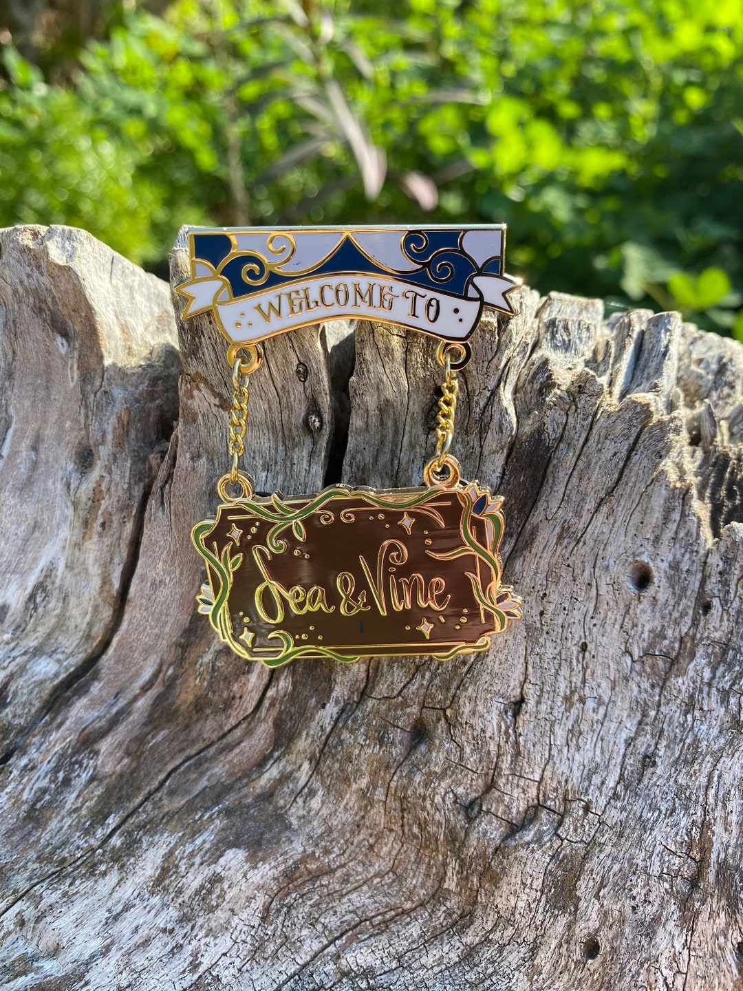 Sea & Vine Hanging Sign Kingdom of the Wicked Enamel Pin - Etsy