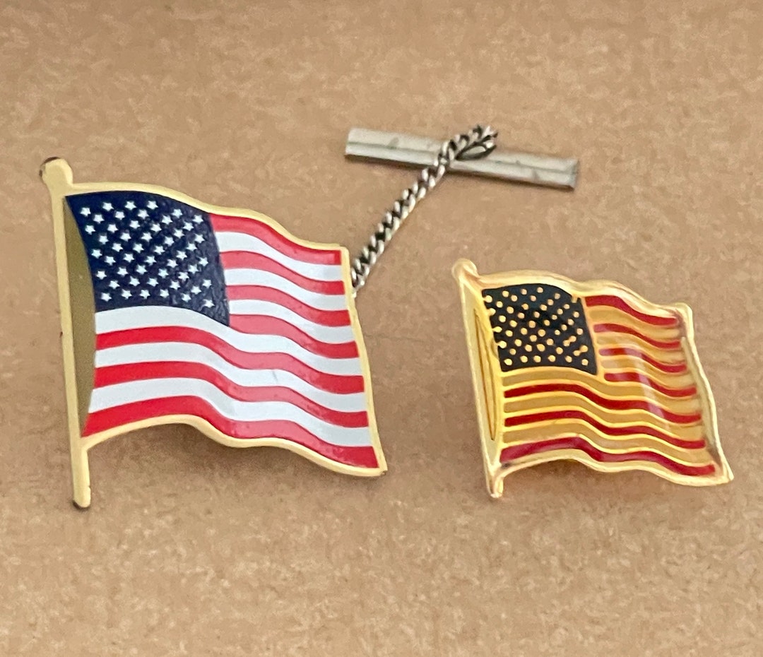 Set of 2 American Flag Pins, Vintage Gold Tone Enamel USA Brooches ...