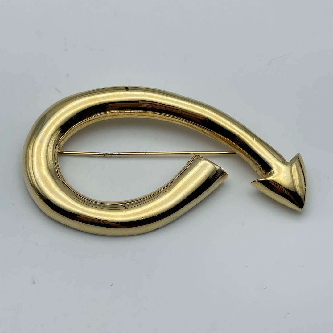 Gold Tone Curved Arrow Brooch – Modernist Retro Hairpin Turn Pin – Mid ...