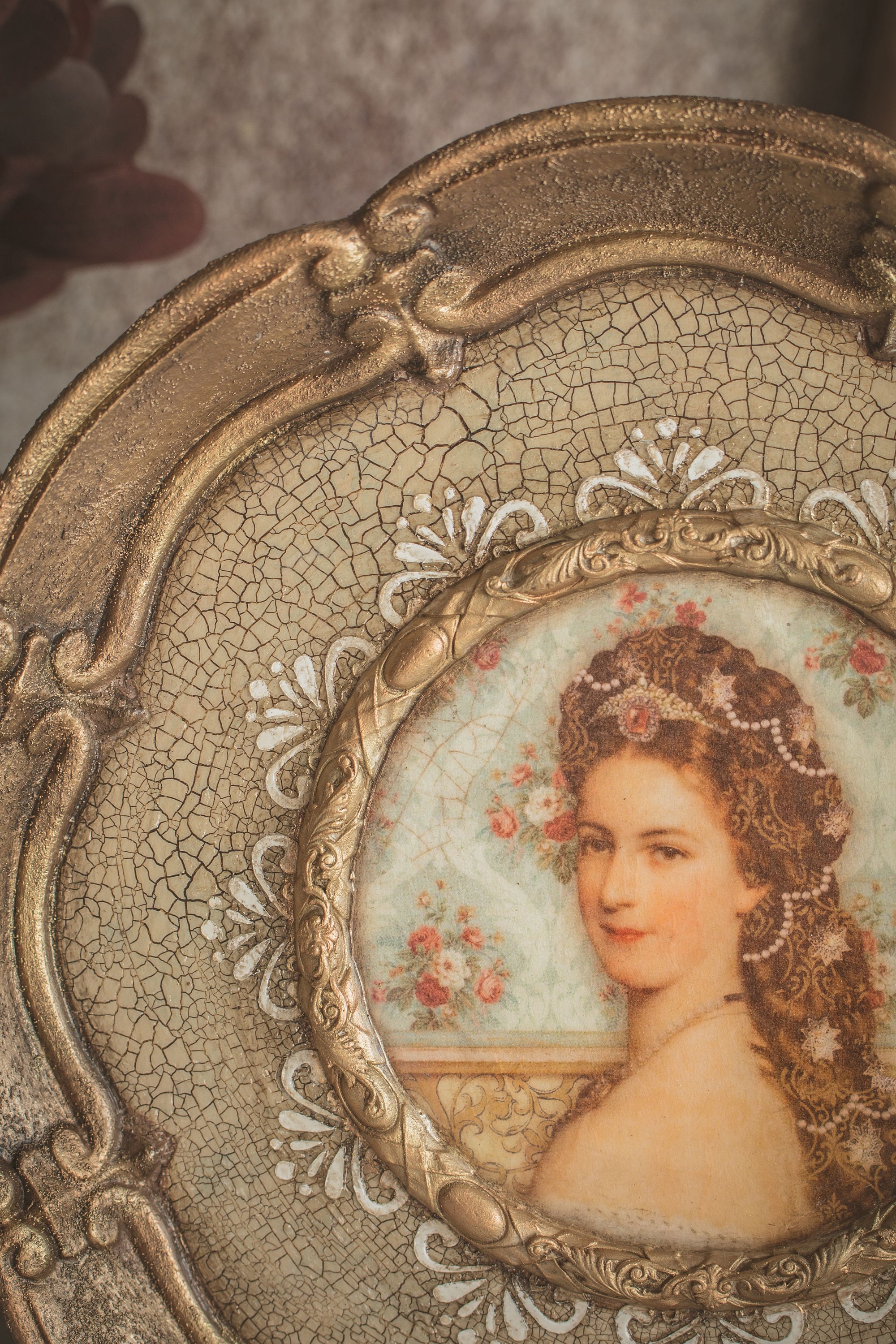 Rococo Style Golden Decorative Wall Hanging Plate, Baroque Portrait of ...