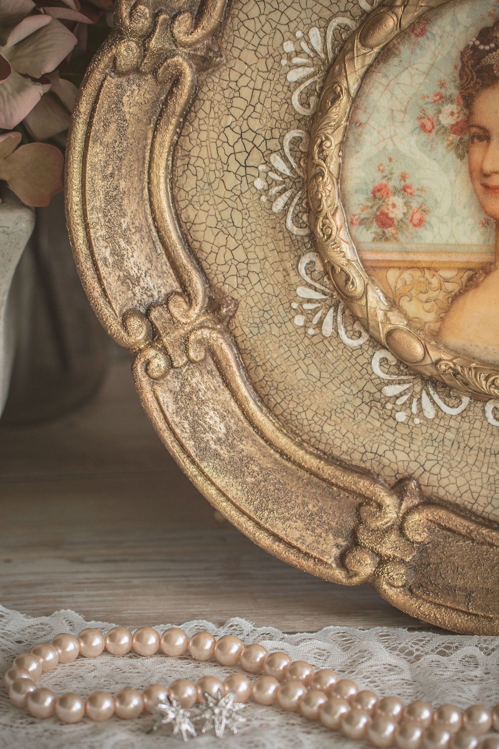 Rococo Style Golden Decorative Wall Hanging Plate, Baroque Portrait of ...