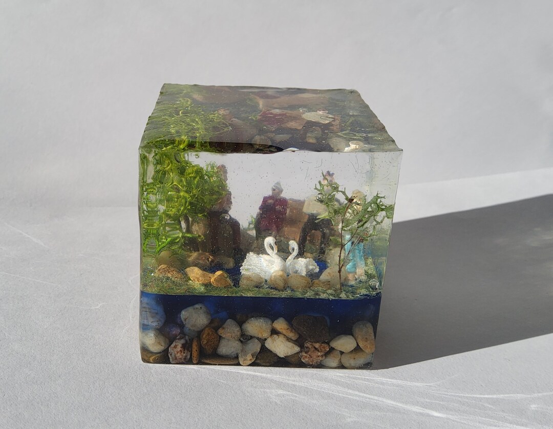 Resin Art Ornament/paperweight With Tree, Pond, People and Swans - Etsy
