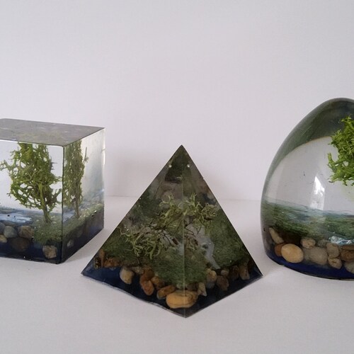 Paperweight/ornament With Tree and Stream in Epoxy Resin Art - Etsy UK