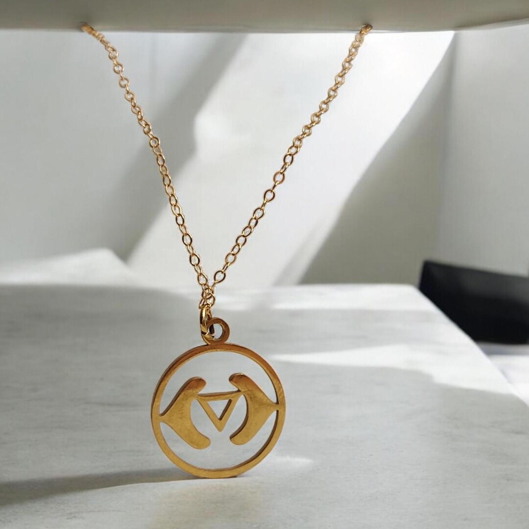 Third Eye Metaphysical Jewelry Gift Dainty Gold Chakra Pendant Necklace ...