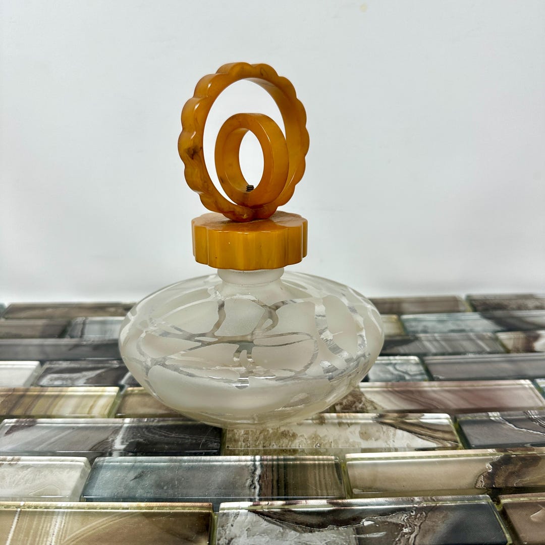 Gardenia Bouton Frosted Glass Bottle Large Butterscotch Bakelite Top ...