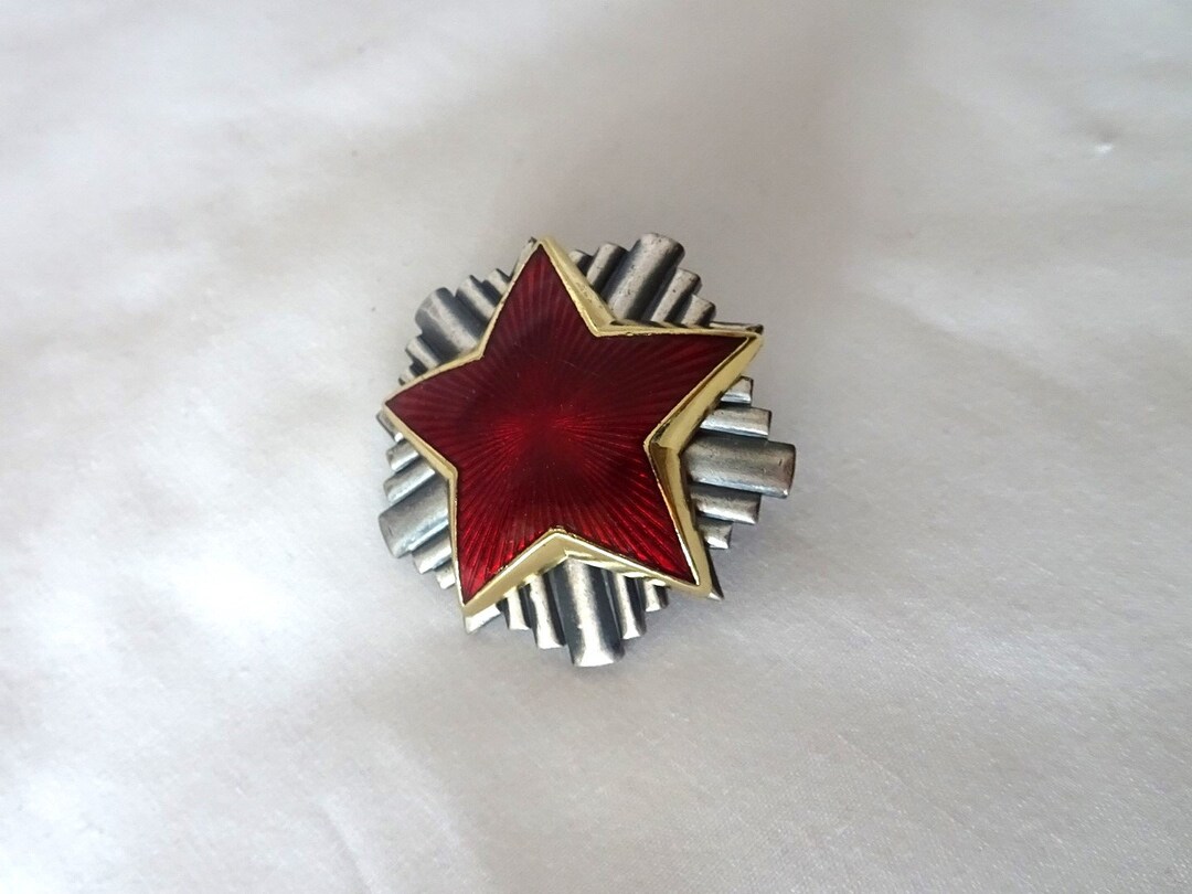 Authentic Yugoslavian Medal, Officers Cap Badge, Red Star 1963 - Etsy