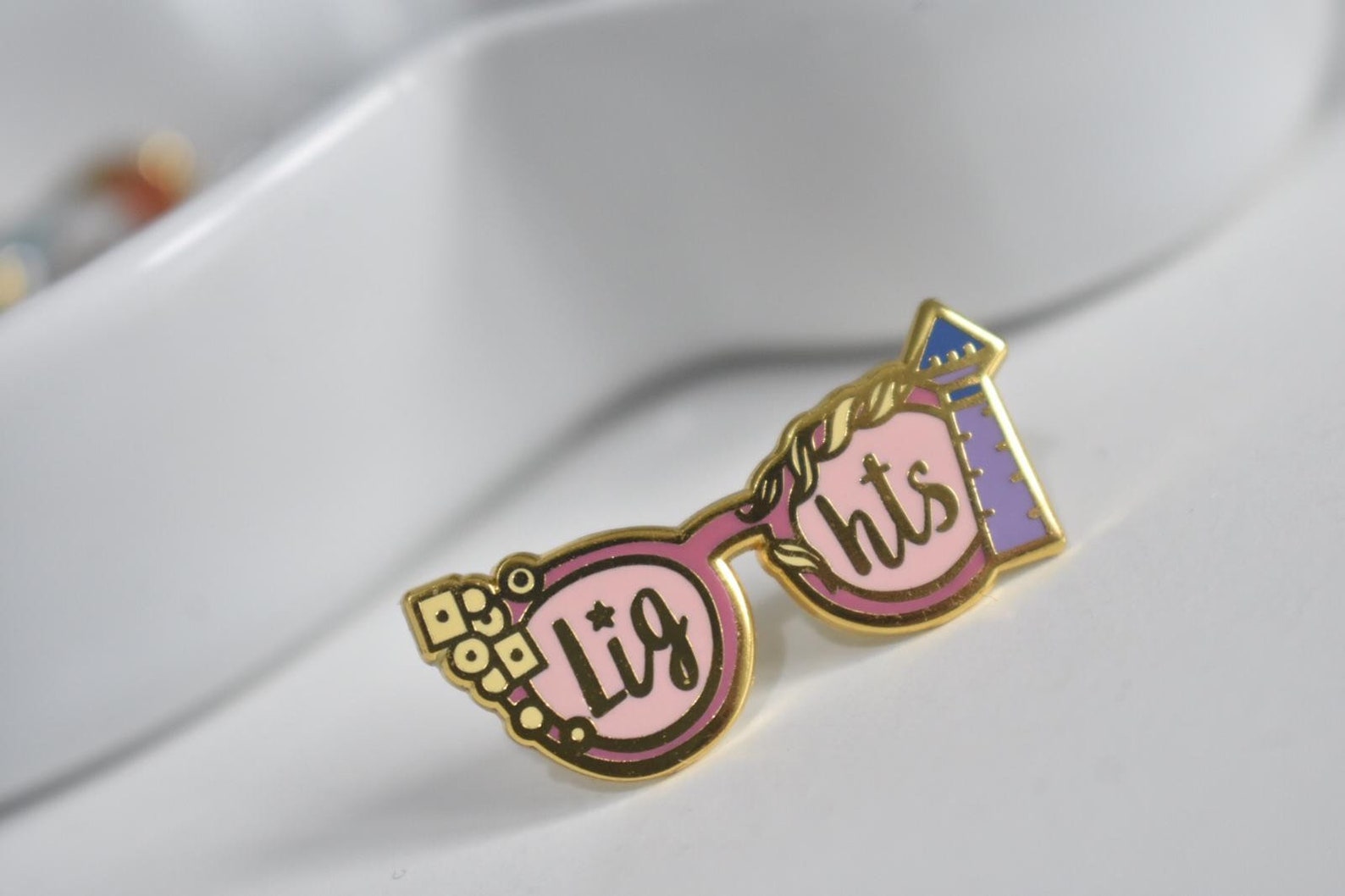 Rapunzel Glasses Enamel Pin - Etsy