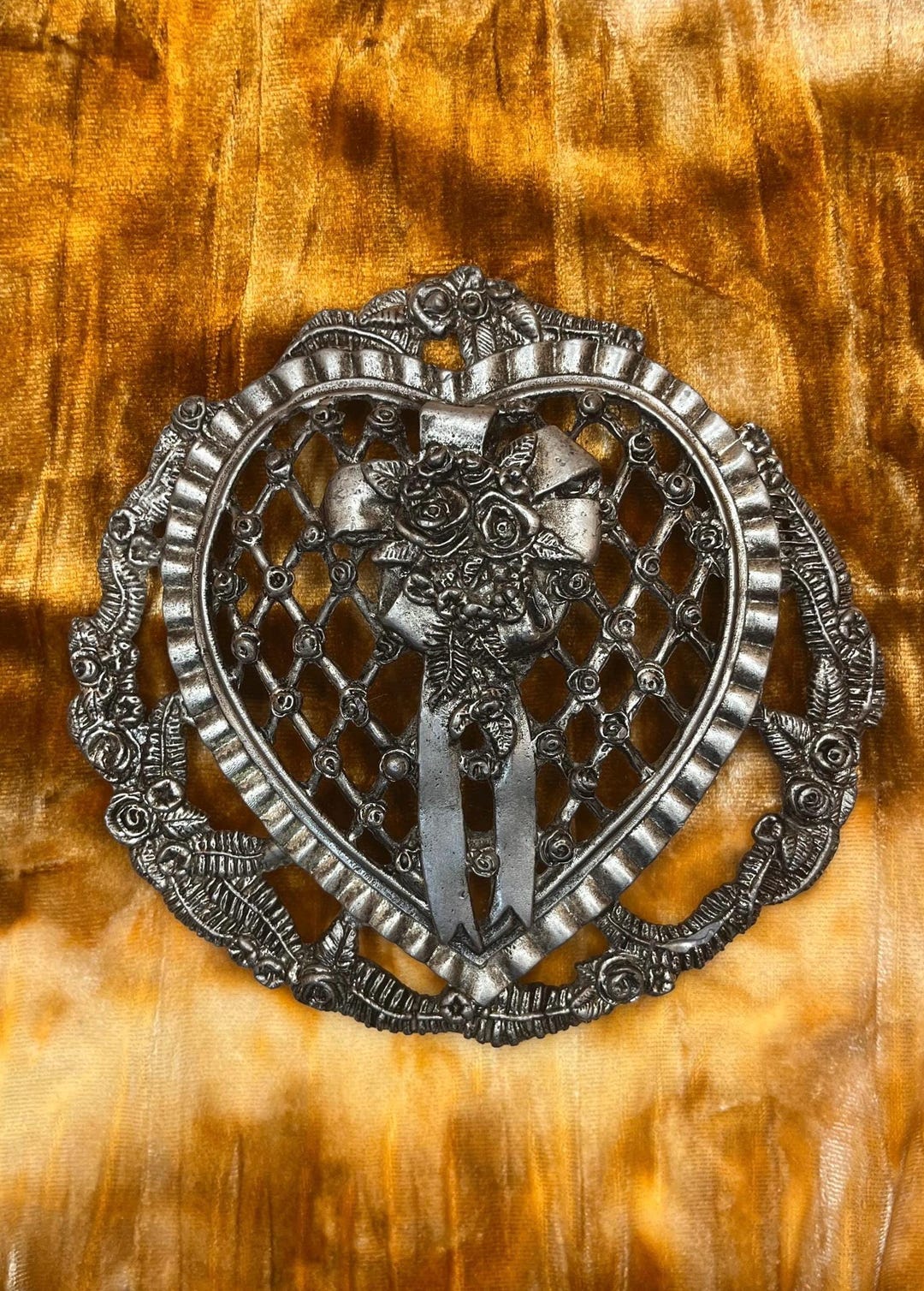 Vintage Heart Shaped Metzke Pewter Wall Plaque Featuring Roses & Ribbon ...